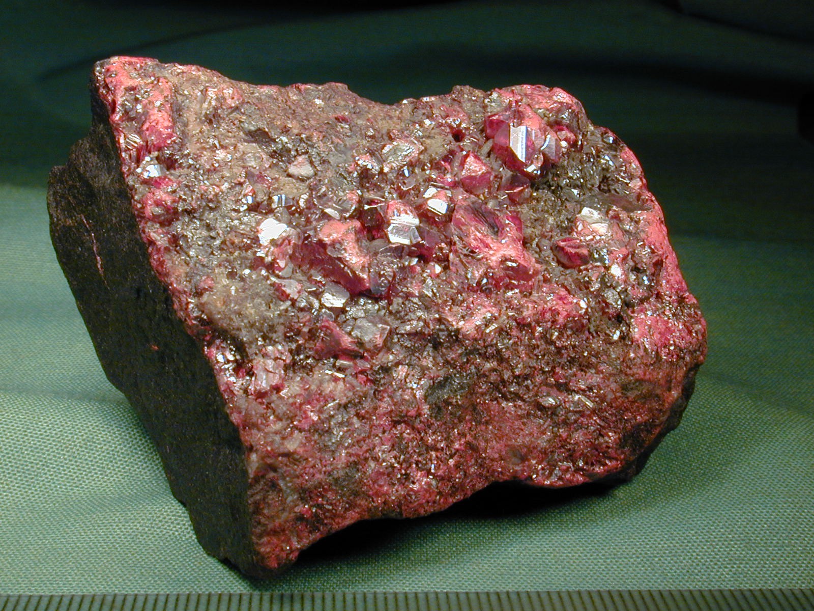 MINERALES AFRICANOS: CINABRIO: " Alma del mineral líquido"